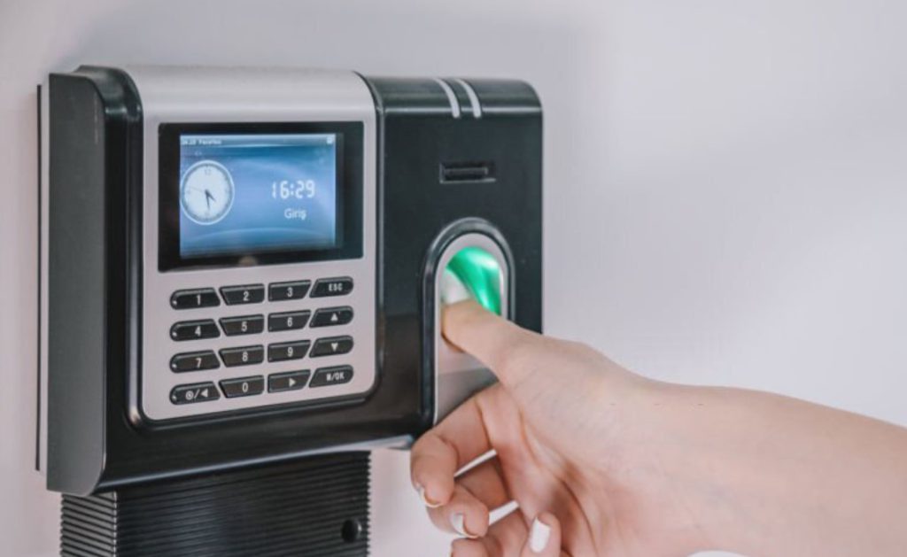 Aplikasi Fingerprint Solution Terbaik: Keamanan dan Keakuratan Absensi ...